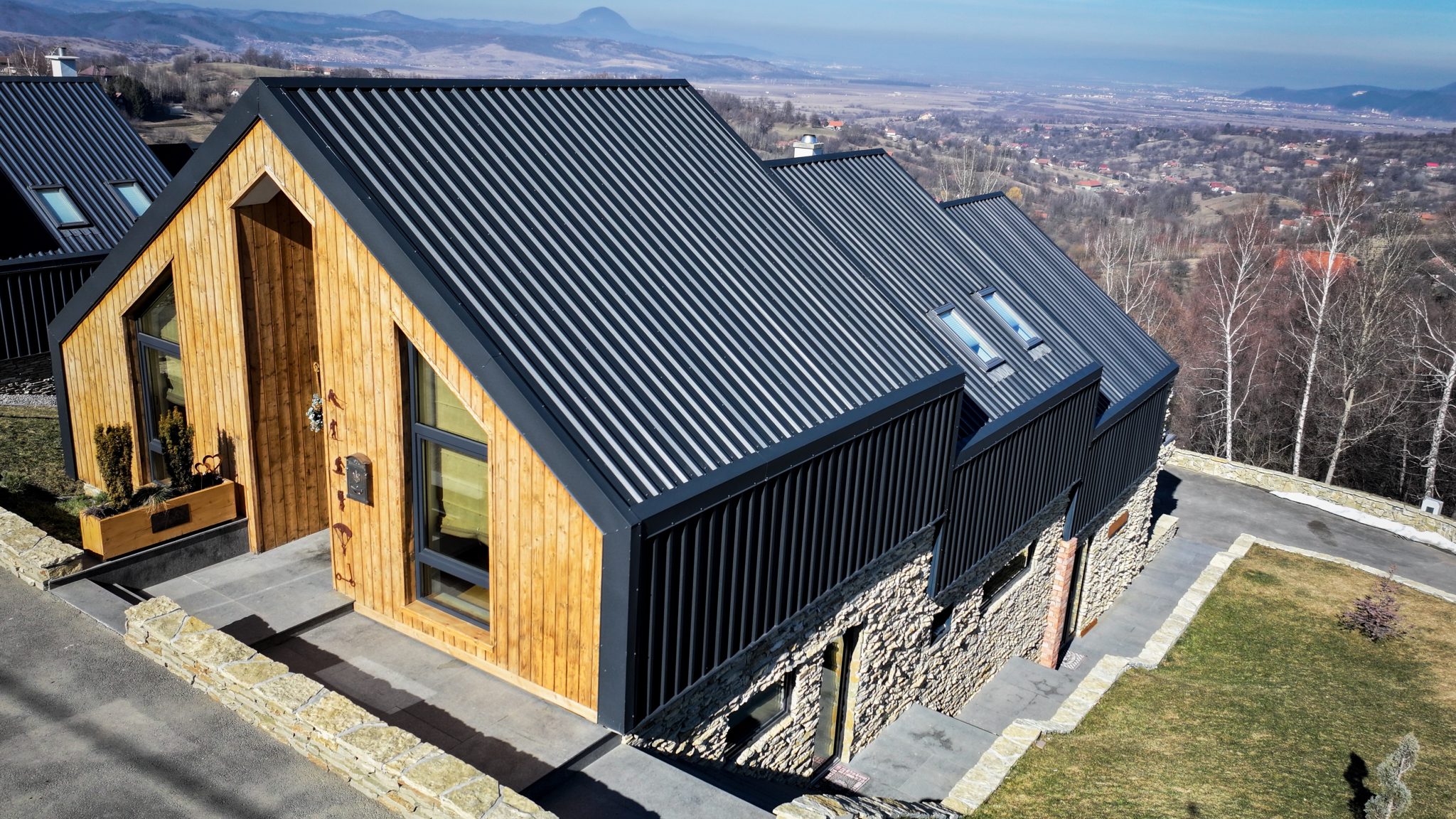 Totul despre tabla cutată: caracteristici, avantaje și utilizări în ...